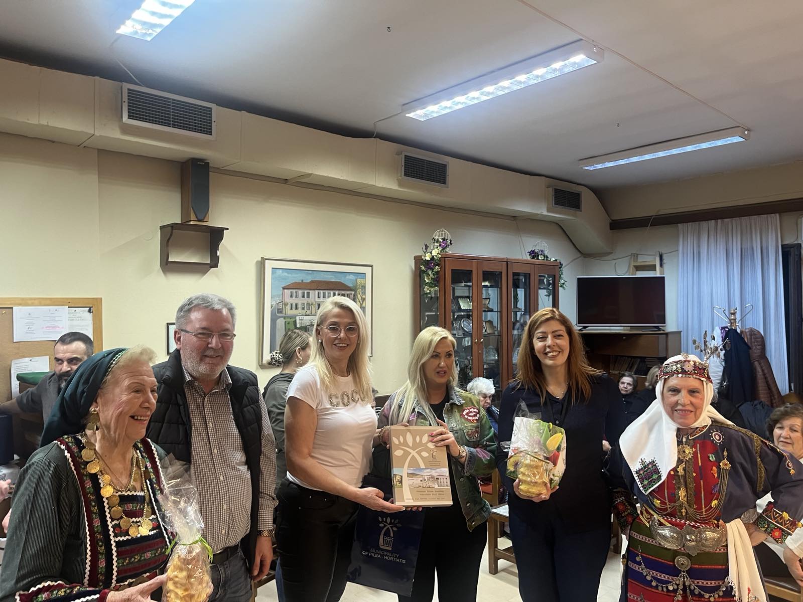 ΕΛΛΗΝΕΣ και ΠΟΛΩΝΟΙ ξεφάντωσαν στο Α’ ΚΑΠΗ ΠΥΛΑΙΑΣ Στο πλαίσιο ...